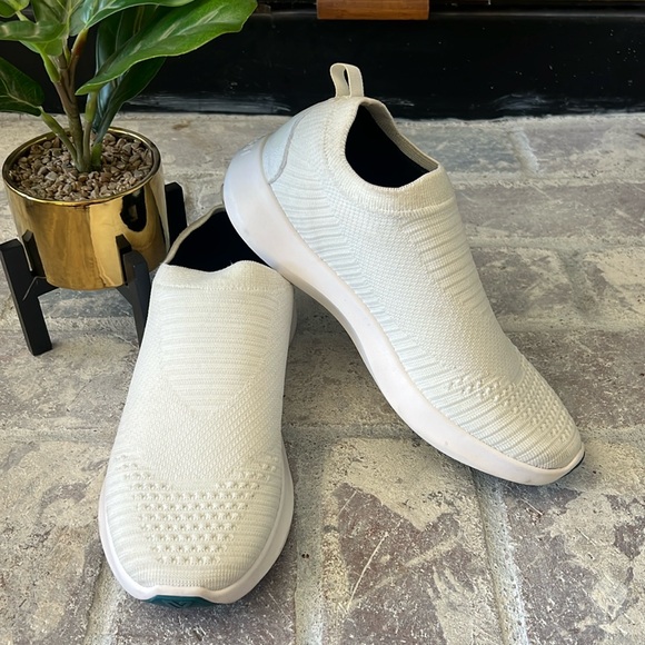 Vessi | Shoes | Vessi Everyday Move Slipon Sneaker In White 9 Up To 95 ...